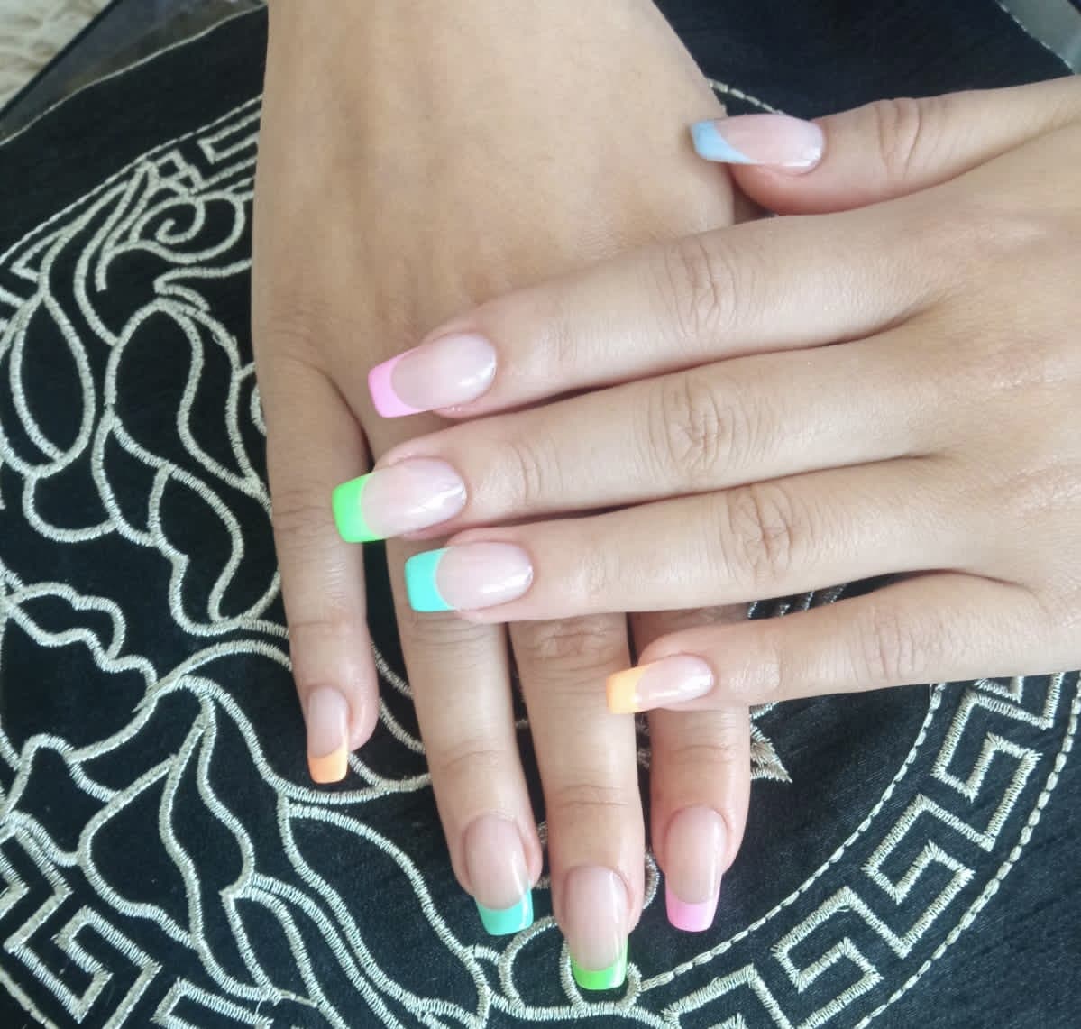 French Nails - The Style Everyone Loves